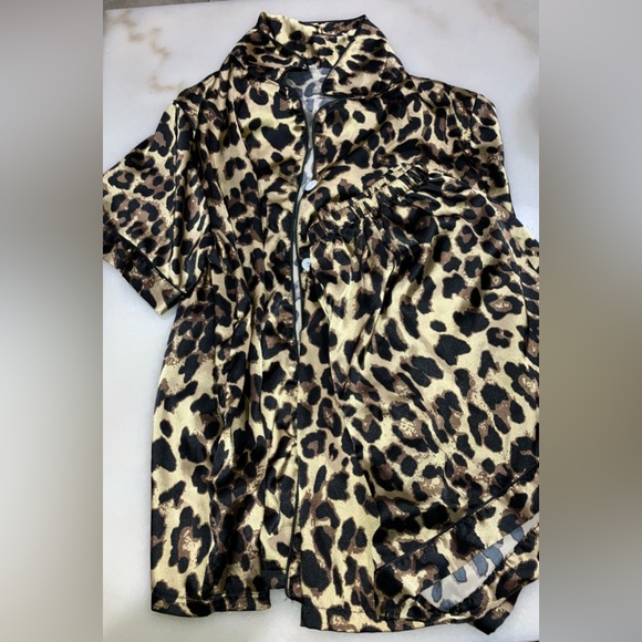 Intimates & Sleepwear | Nwot Leopard Print Silky Pajama Set | Poshmark